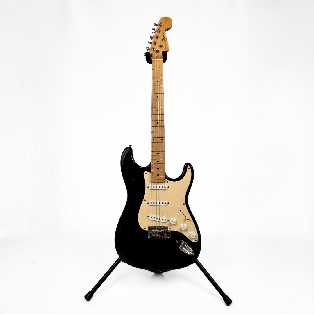 Hall of Fame: Magnum Stratocaster-Style Electric Guitar in Gloss Black ...