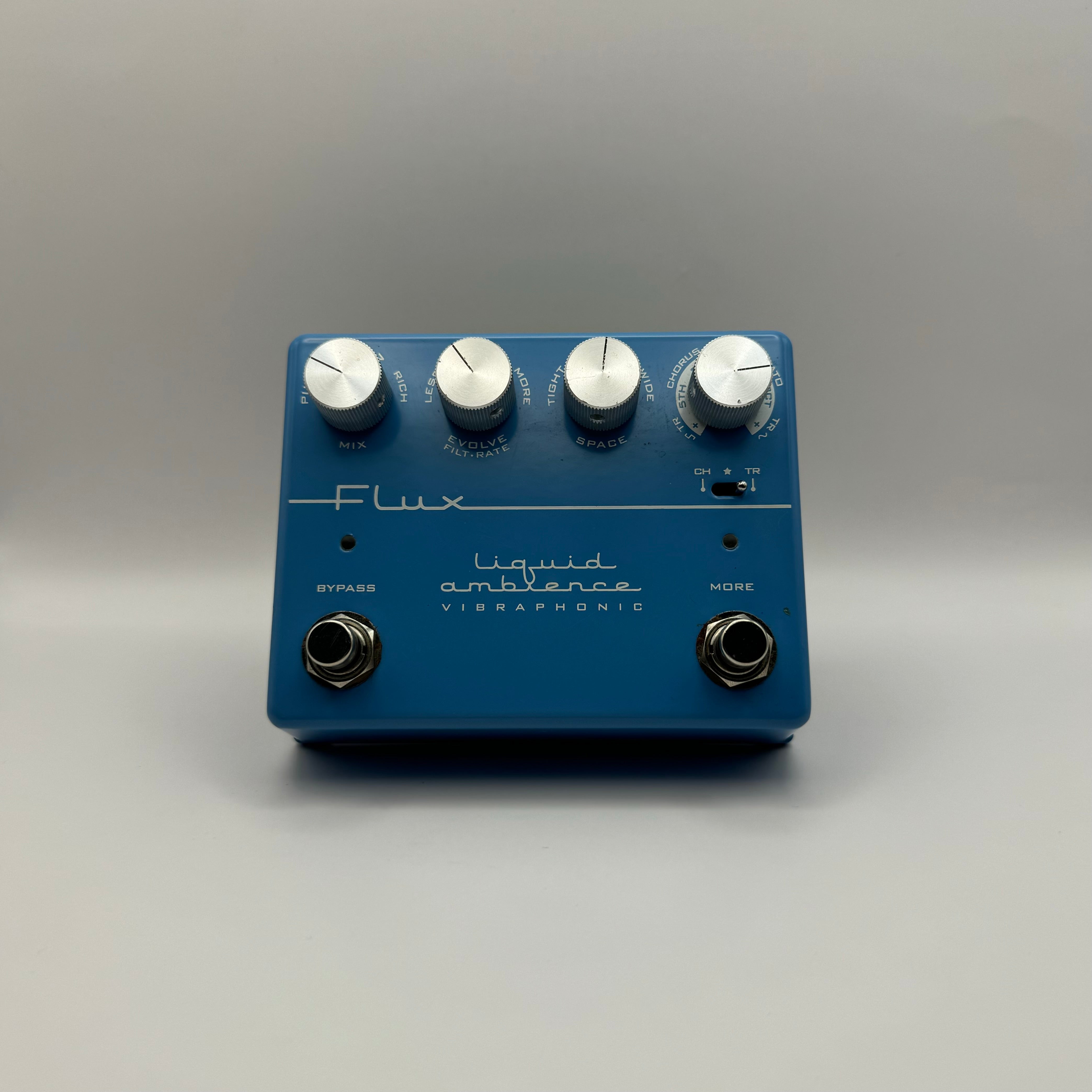 Flux Liquid Ambience Vibraphonic Mono Version – Southside Guitars